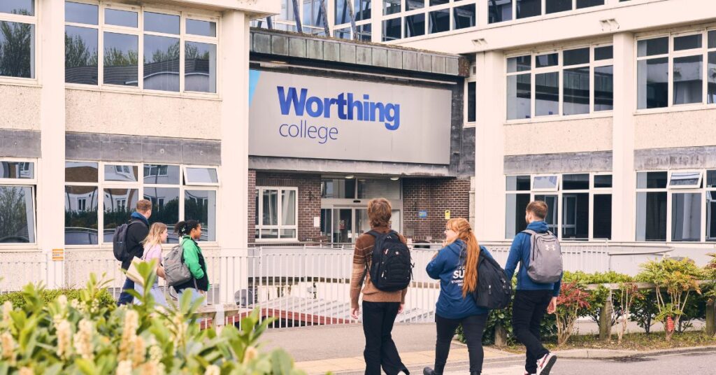 Worthing College | We are Ofsted Outstanding
